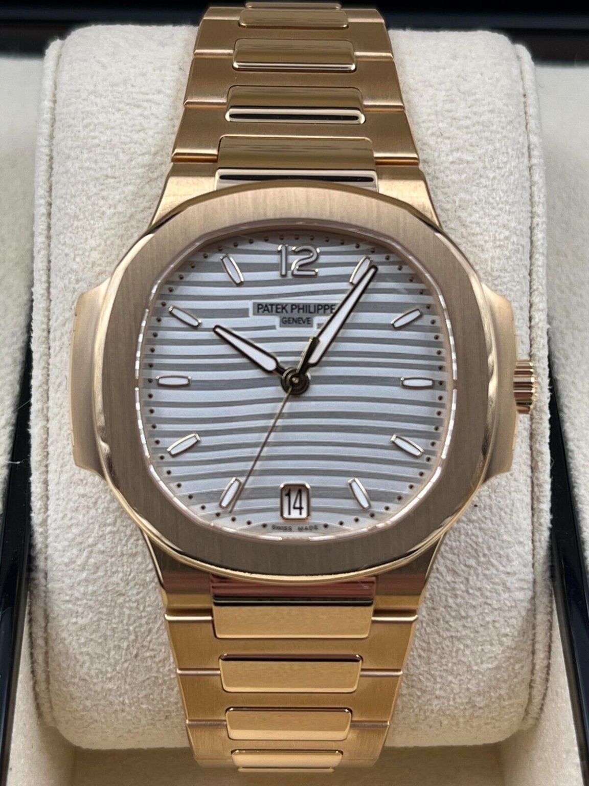 Patek Philippe Nautilus 7118/1R - Watch Limit