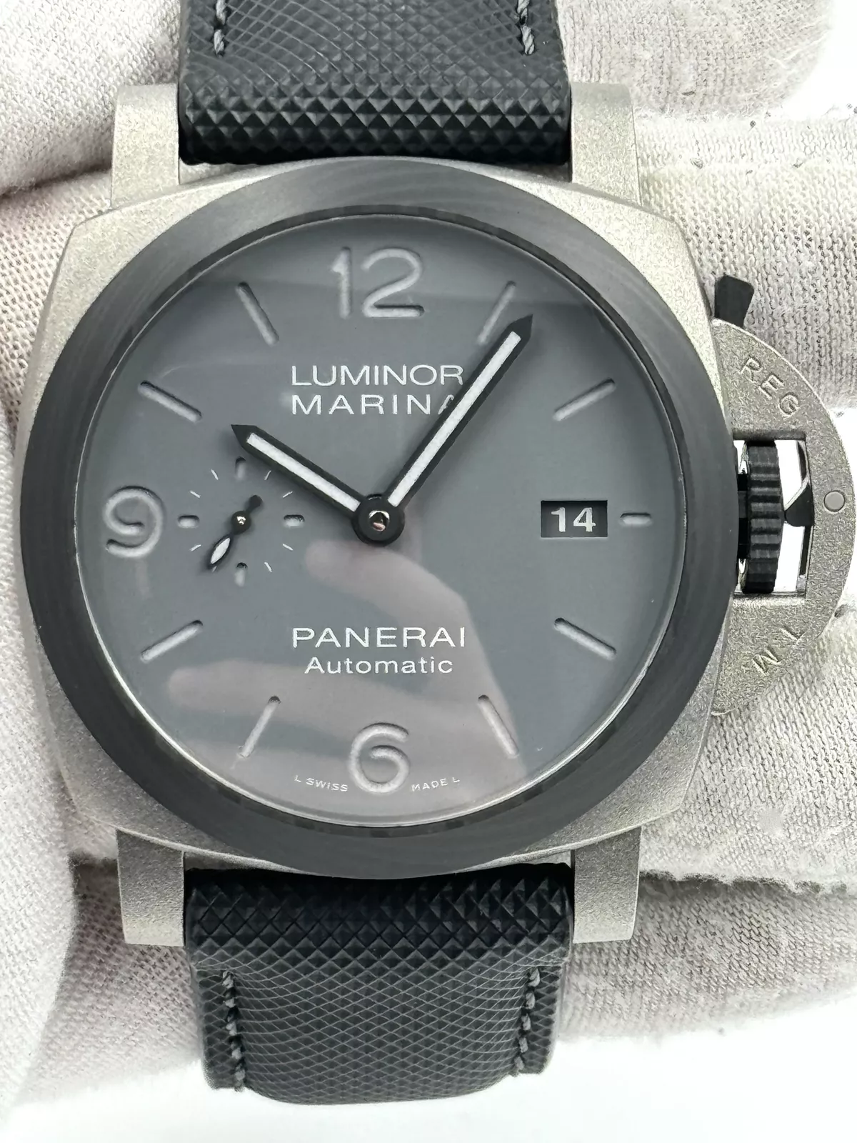 Panerai Luminor Marina PAM01662 - Watch Limit