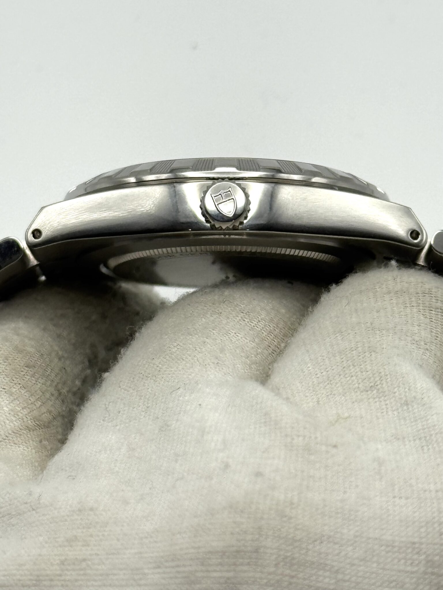Tudor Royal 28600 - Watch Limit